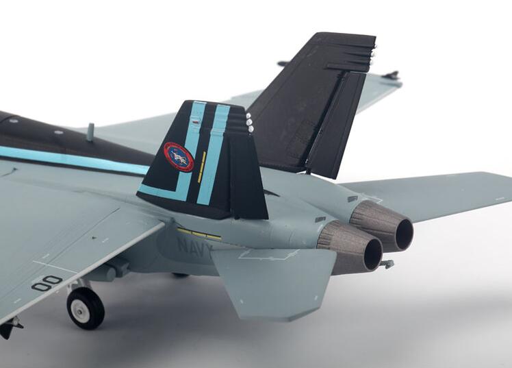 1/72 Scale US F/A-18F Fighter Jet Alloy Model with Display Bracket ...